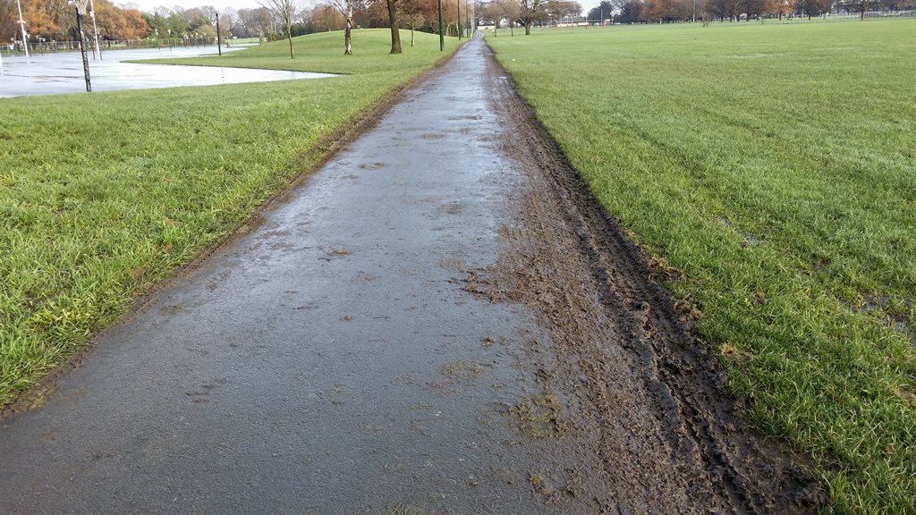 More messy pathways in winter – Cycling in Christchurch